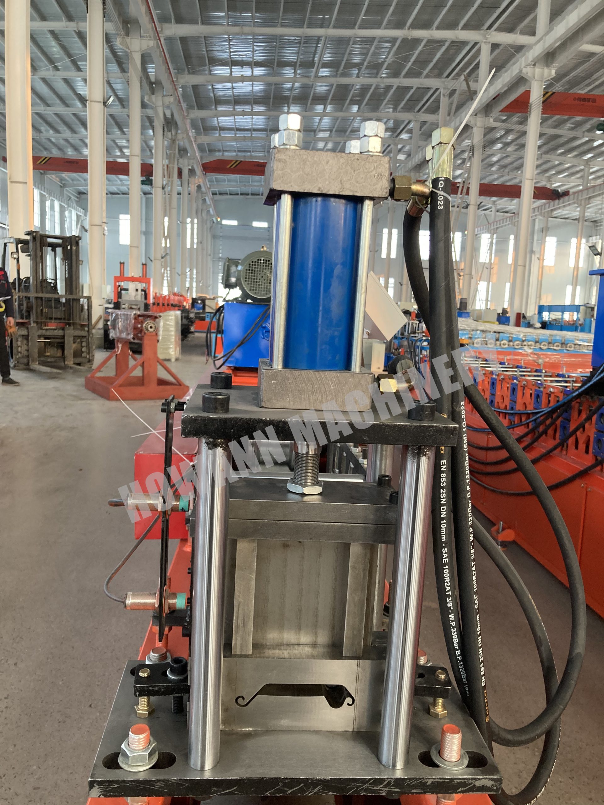 China steel aluminum rolling shutter door slat making machine roller ...